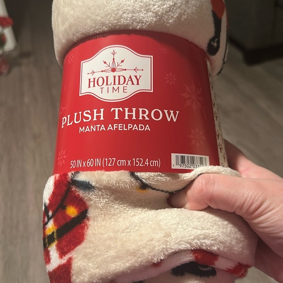 Bedding | Copy Plush Throw And A Soft Throw Bundle 5in X60in | Poshmark